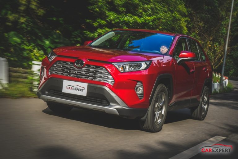 Toyota RAV4 2.0 旗艦型 20 年式試駕，全速域 ACC／LTA全面搭載，這下其他對手更難以招架 | 汽車專家