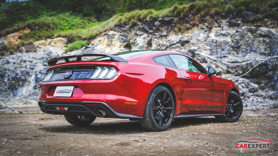 經典 Fun Car 黑化限量登場，Ford Mustang Black Shadow Edition 55 週年紀念版試駕 | 汽車專家