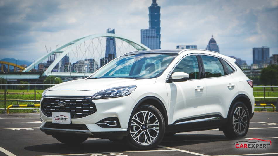 配備滿載的銷售主力駕到，Ford Kuga EcoBoost 180 旗艦型試駕 | 汽車專家